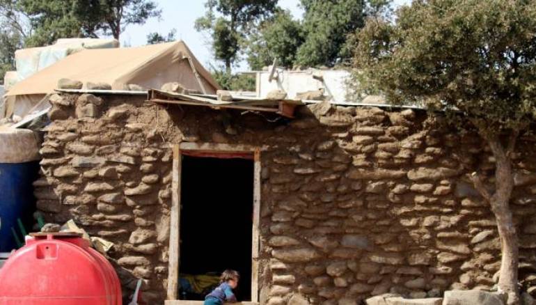 Clay houses return as alternative to tents for Syria's displaced ...